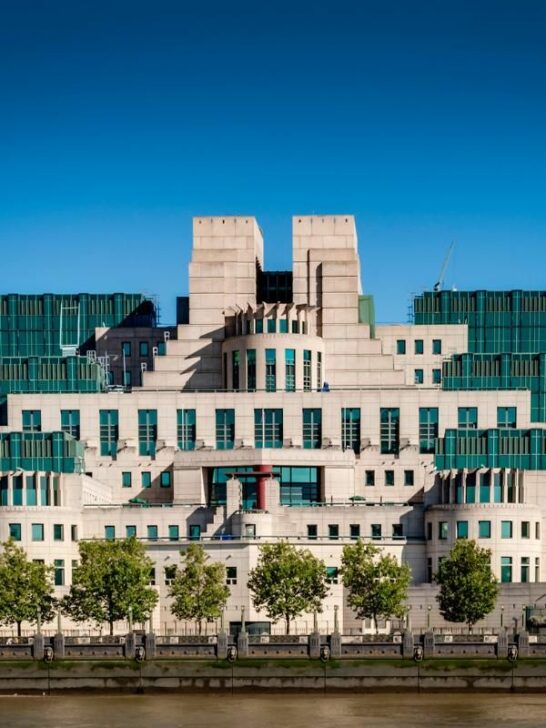37 Best Hidden Gems in London [with map of locations]