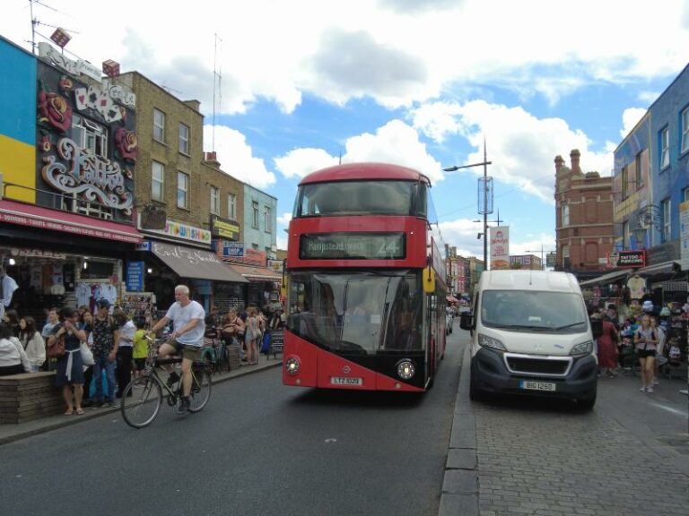 How to Use London Buses | London Transport Guides