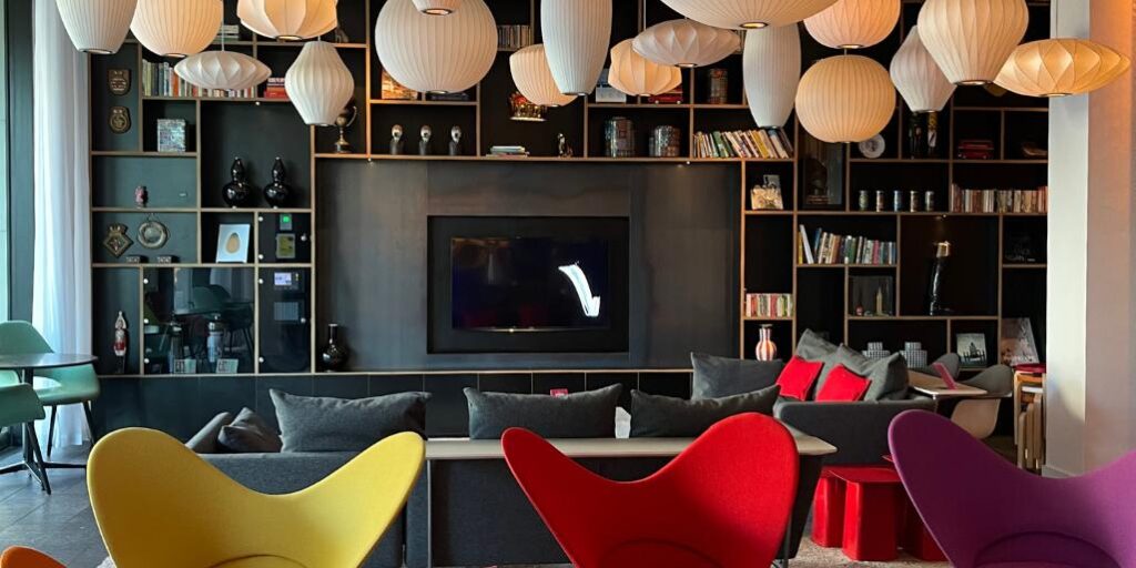 10 Best Mid-Range Hotels in London [Near the must-see sights] - London ...